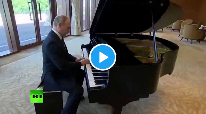 Кога Трамп ја пее „Bohemian Rhapsody“, a Путин го придружува на пијано ...